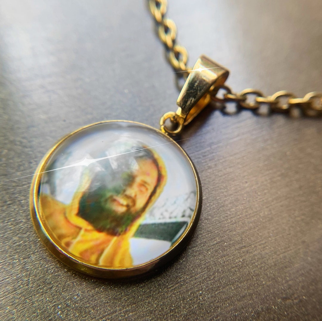 PRETTY LIGHTS Pl DVS Jesus Derek Small Necklace Pendant Gift - Etsy