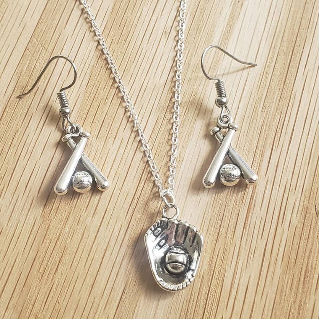 Collier de fan de baseball et boucles doreilles Bijoux avec boucles ...