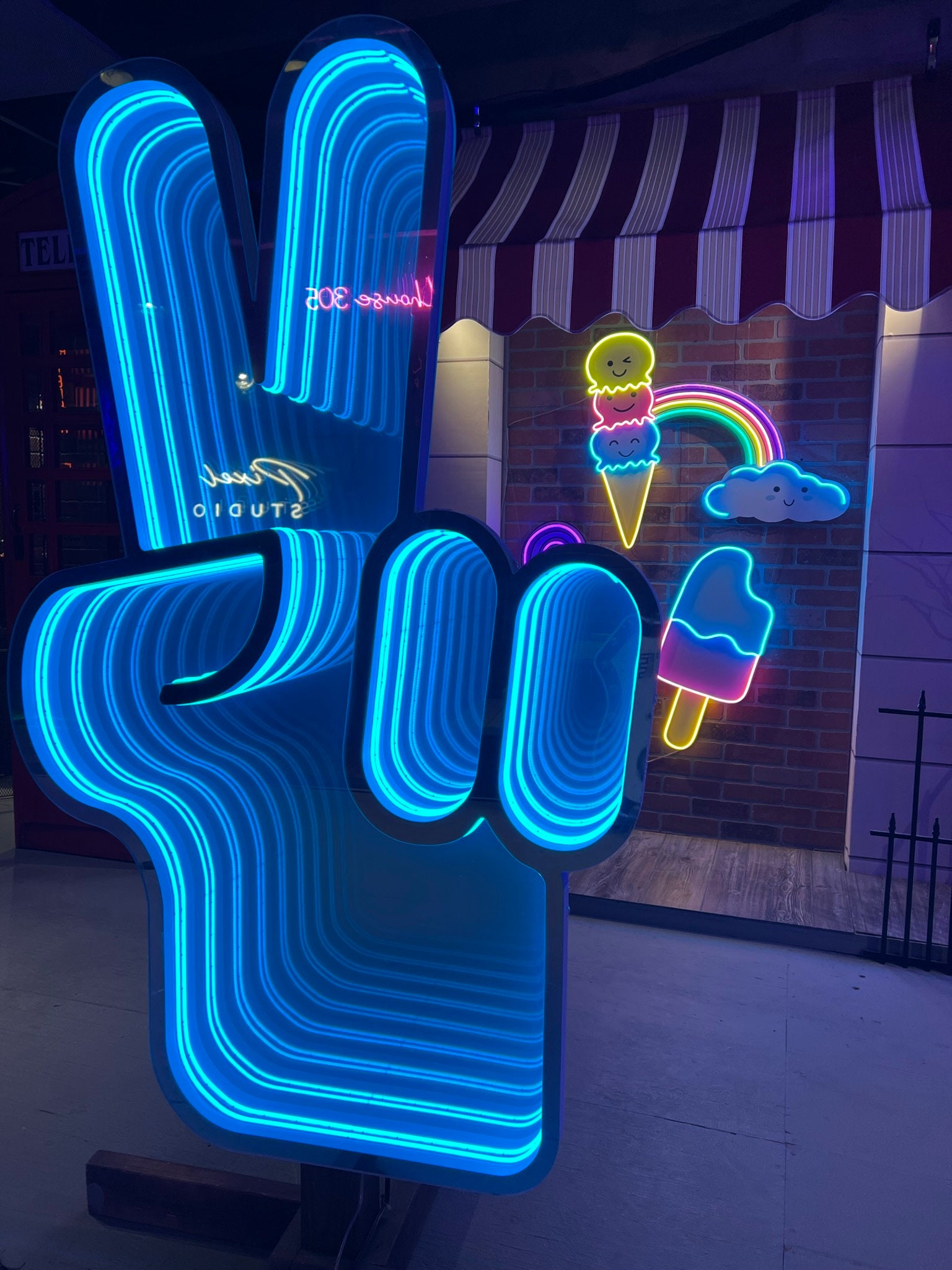 Infinity Mirror Signs, Neon Infinity Mirror, Neon Signs, Custom Neon ...