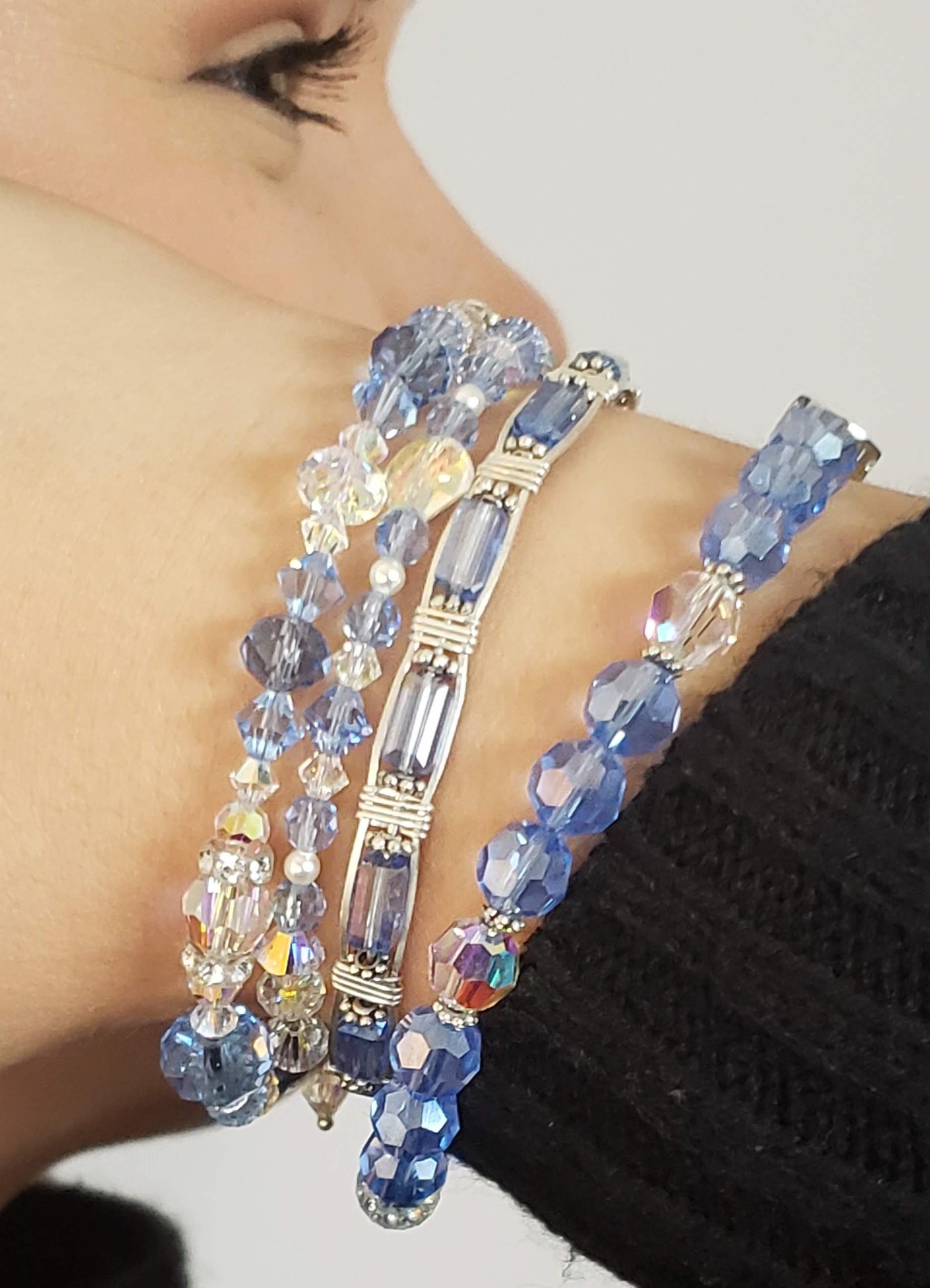 Pulsera azul cristales Swarovski azul cielo con broche - Etsy España