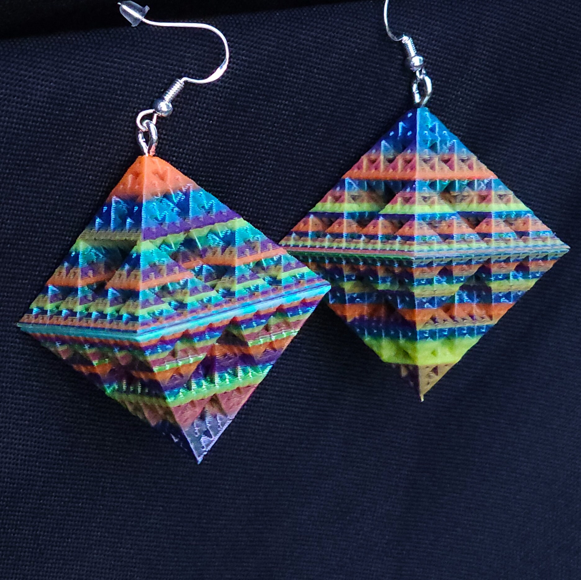3D Printed Sierpinski Pyramid Octahedron Uv-reactive Earrings - Etsy