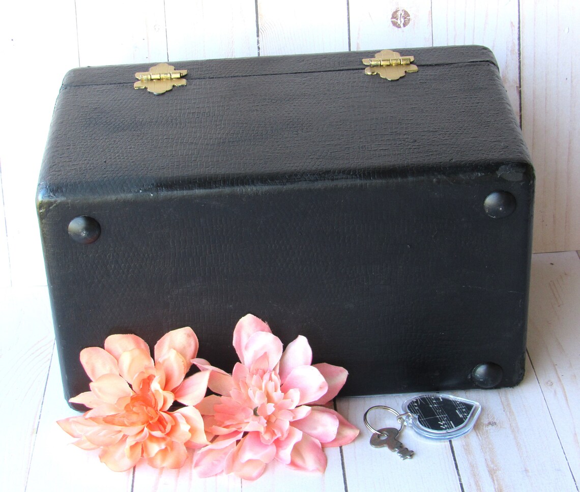 Upcycled Small Vintage Train Case, Vintage Make up Case, Vintage ...