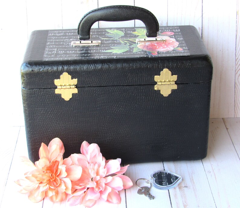 Upcycled Small Vintage Train Case, Vintage Make up Case, Vintage ...