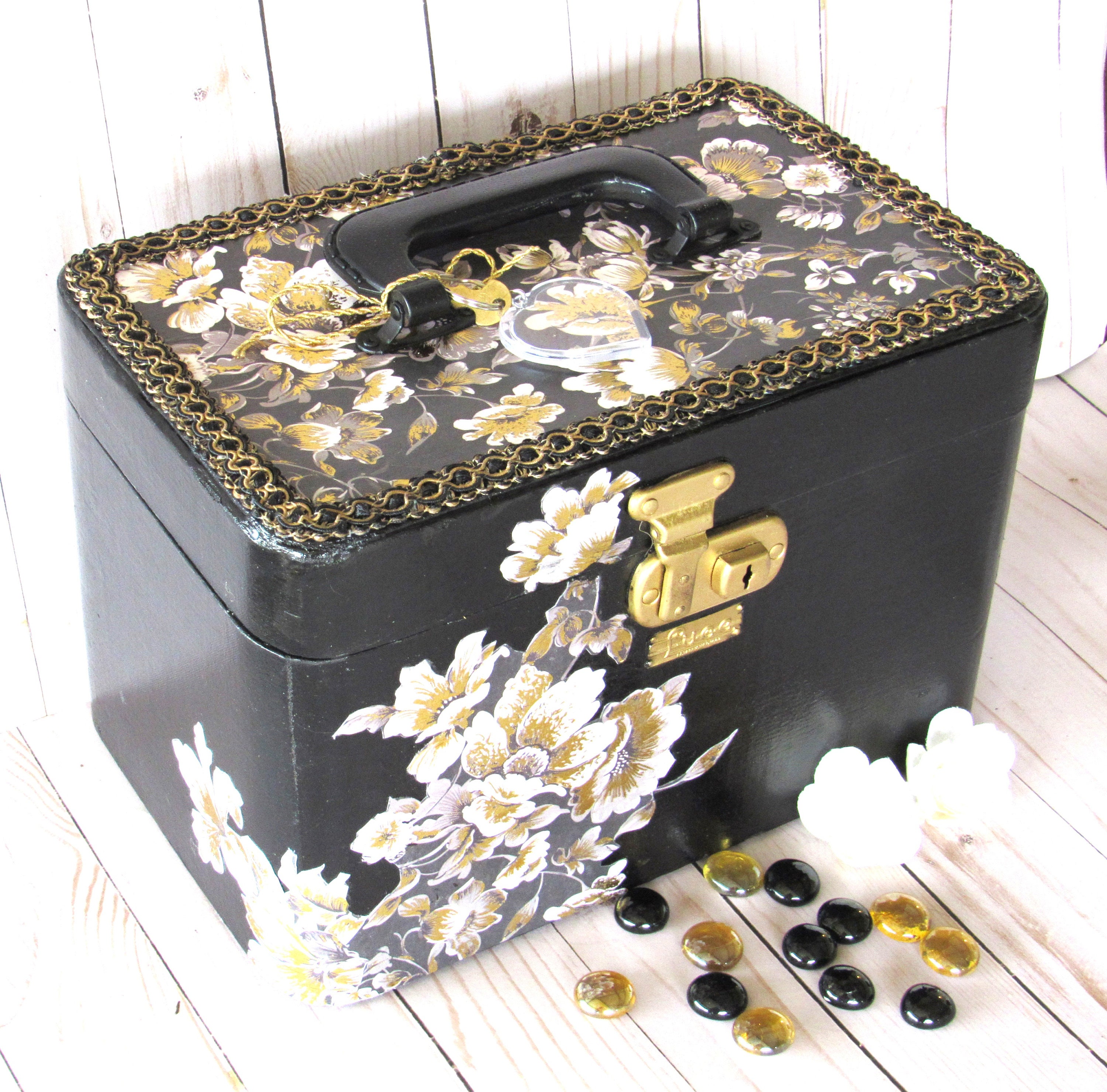 Upcycled Vintage Luce Train Case, Vintage Makeup Case, Vintage Train ...