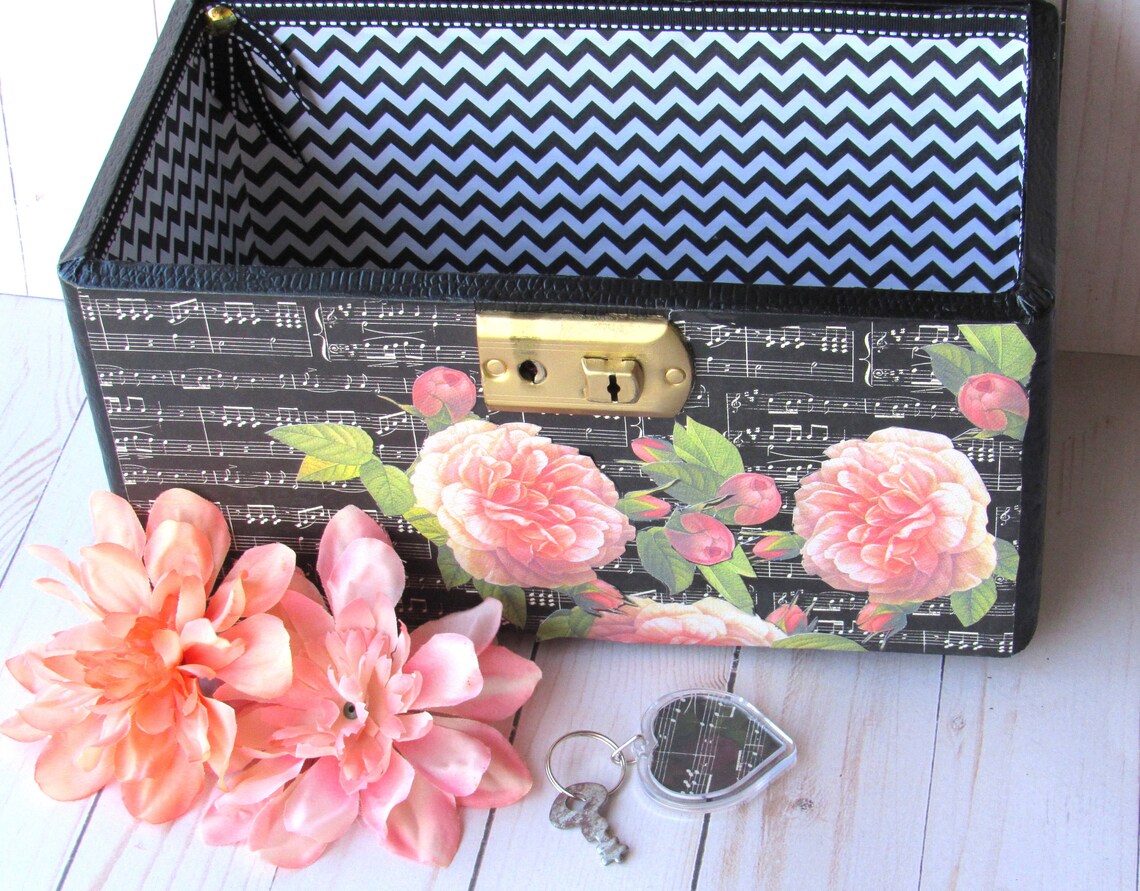 Upcycled Small Vintage Train Case, Vintage Make up Case, Vintage ...
