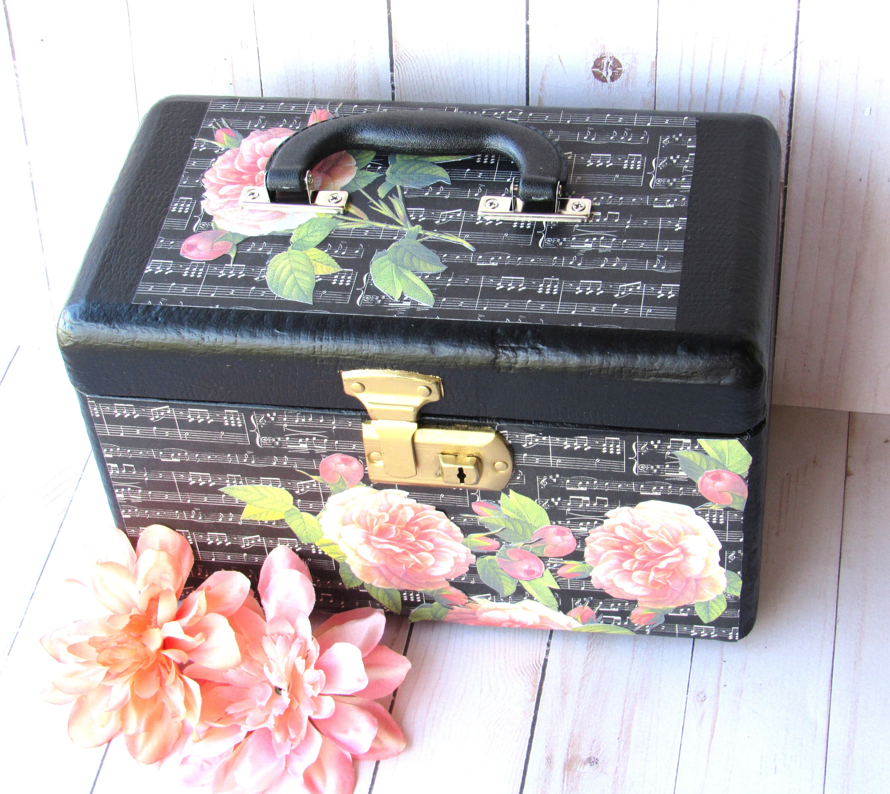 Upcycled Small Vintage Train Case, Vintage Make up Case, Vintage ...
