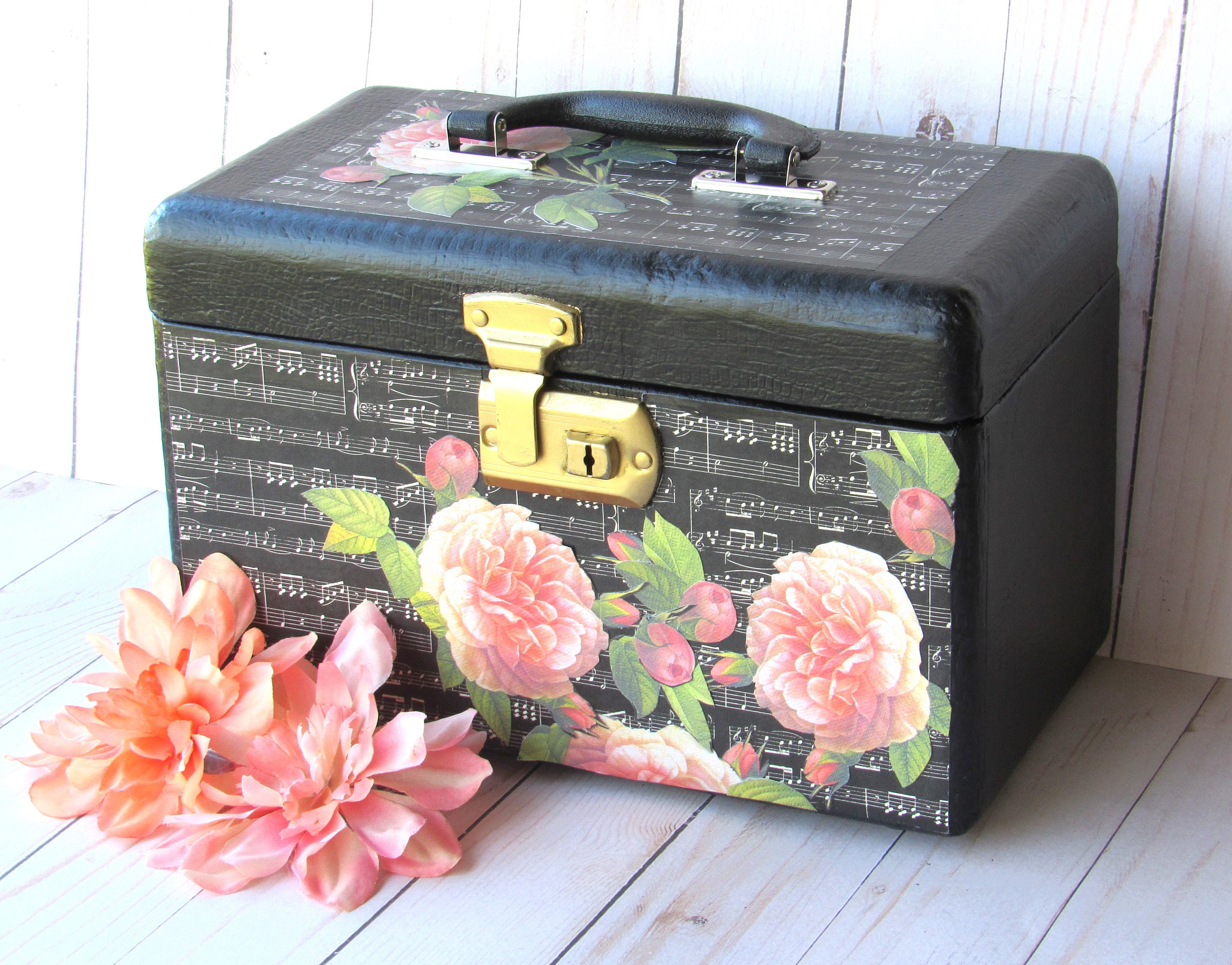 Upcycled Small Vintage Train Case, Vintage Make up Case, Vintage ...