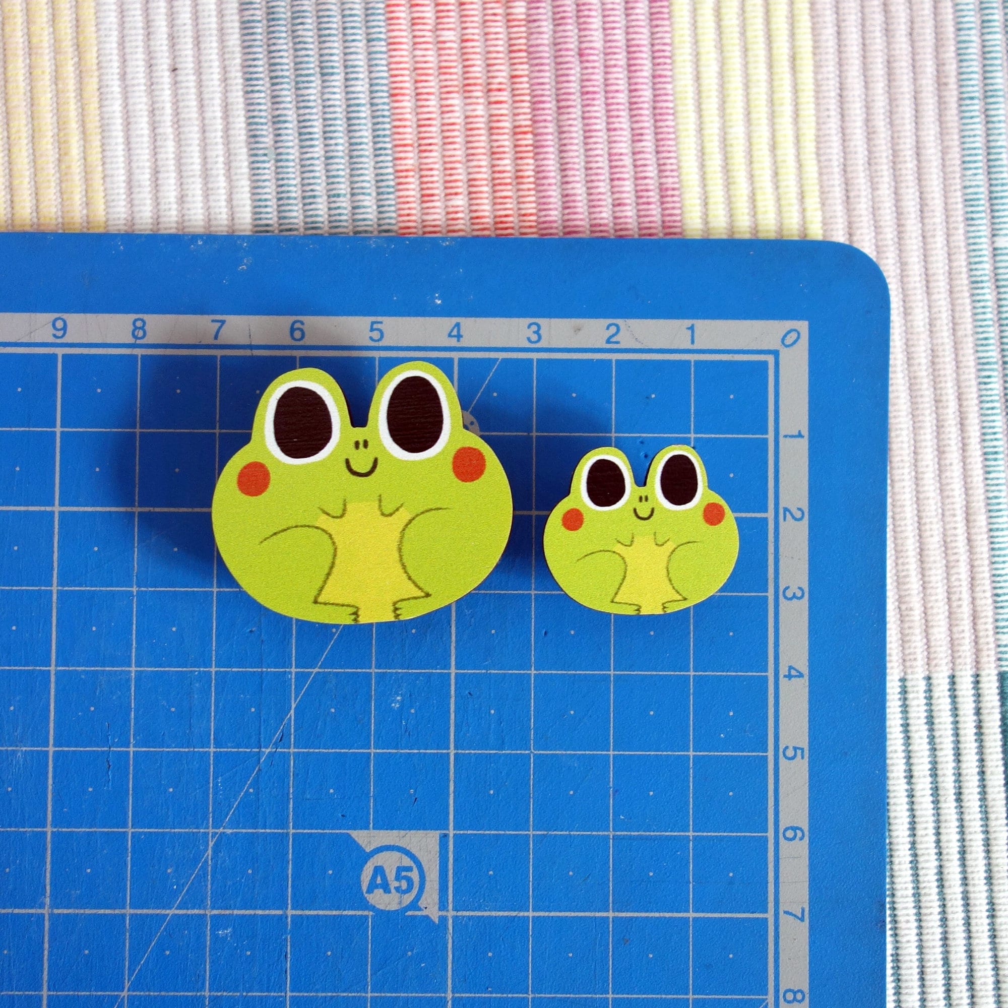 Funny Frog Pin / Wooden Lapel Pin - Etsy