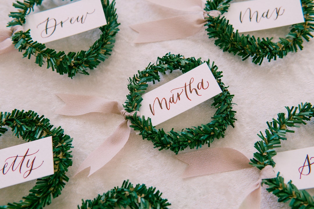 Christmas Mini Wreath Place Cards Calligraphy - Etsy