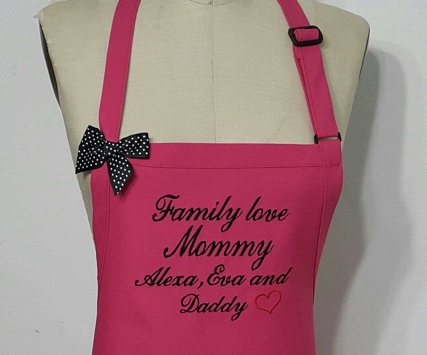 Family Love Mommy Hot pink Apron With Black Embroidery Thread - Etsy