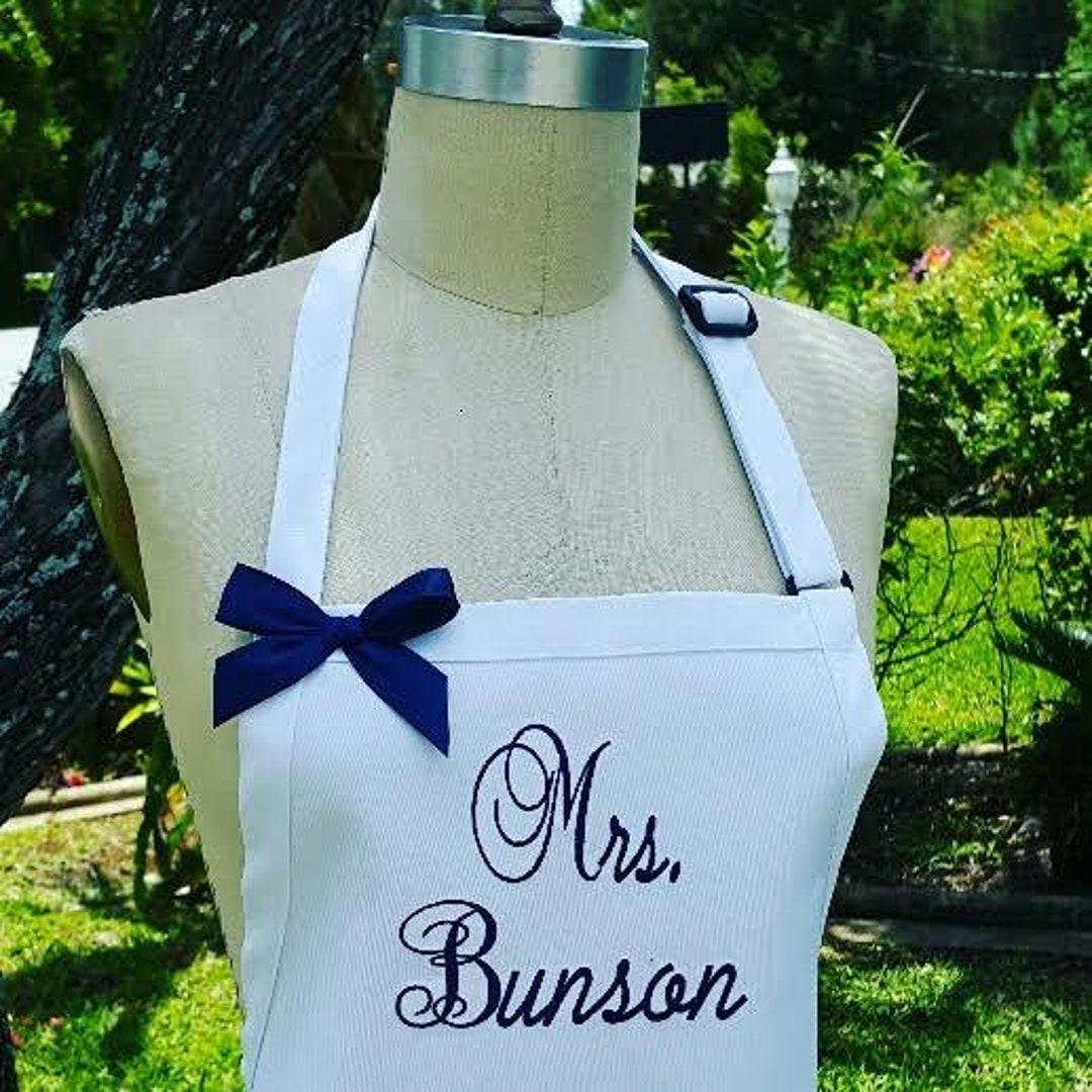 Personalized Mrs. Apron/ White Apron Embroidery in Pink Color Thread ...
