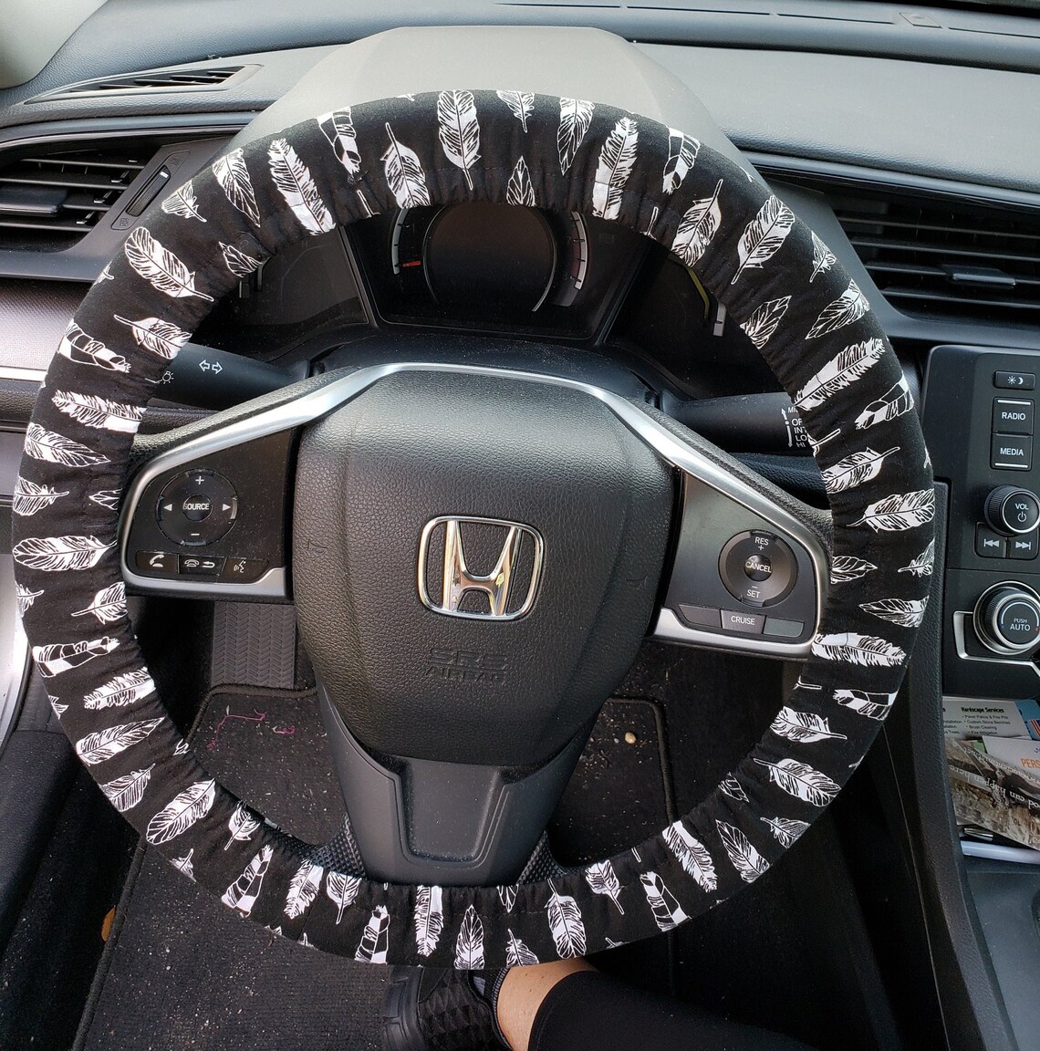 Steering Wheel Cover With Beautiful Feathers / Black With White ...
