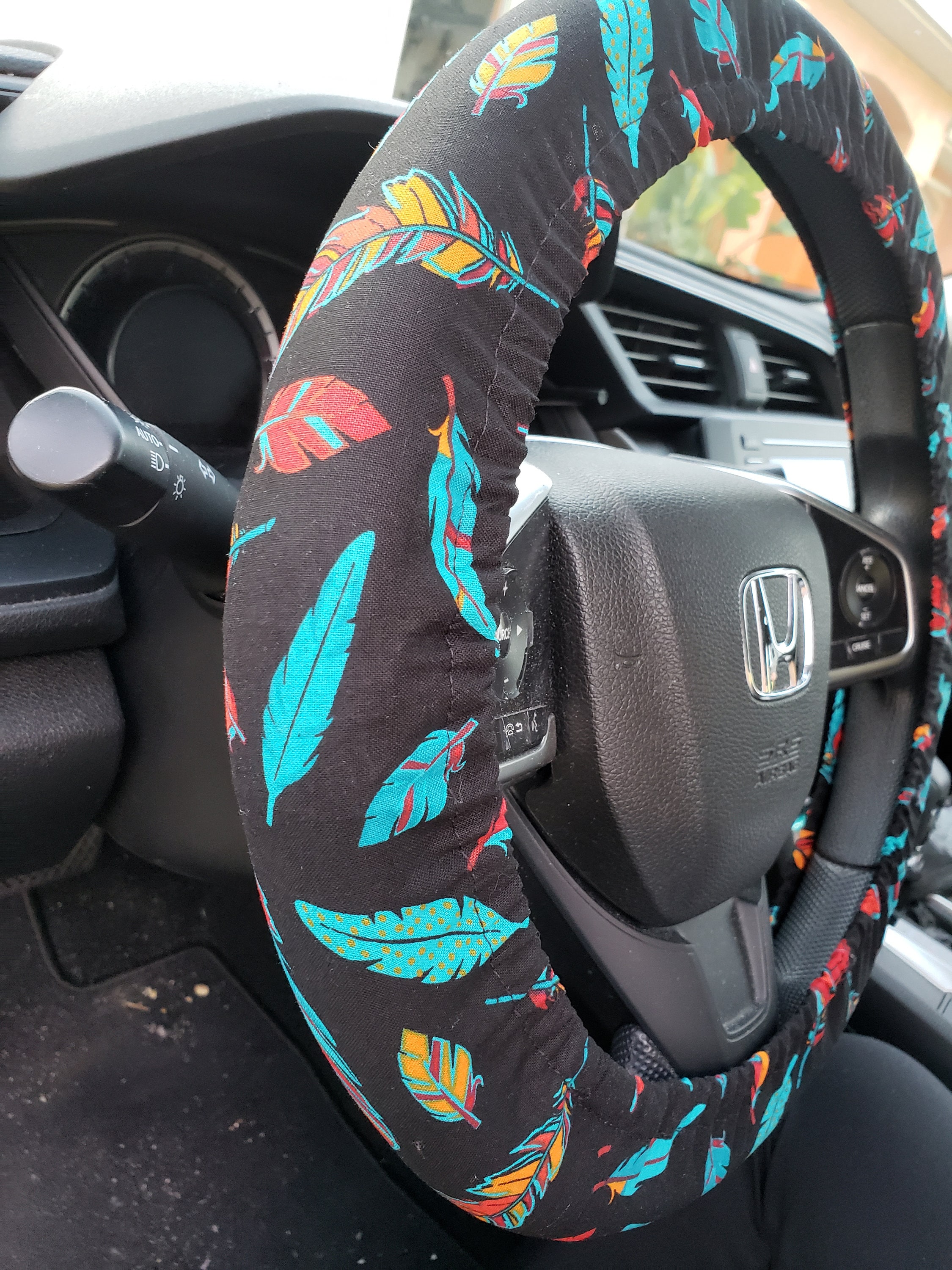 Steering Wheel Cover With Beautiful Feathers / Black With White ...