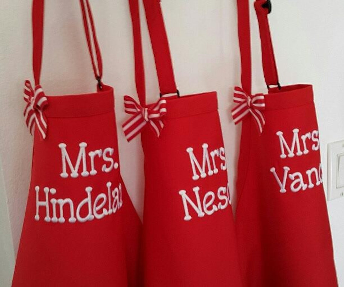 Red and White Personalized Apron/ Embroidery Apron/ Elegant Apron ...