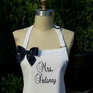Personalized Mrs. Apron/ White Apron Embroidery in Pink Color Thread ...