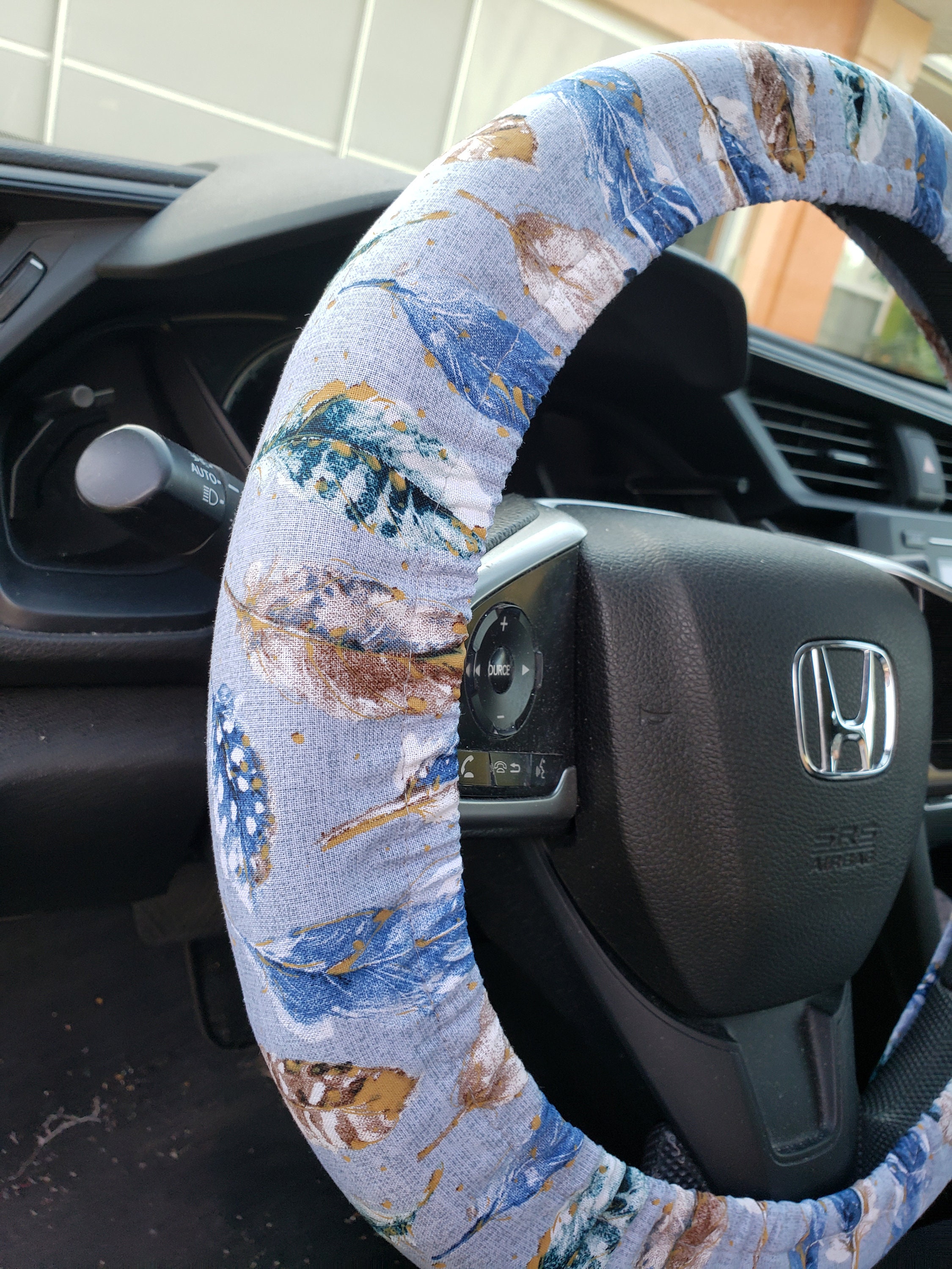 Steering Wheel Cover With Beautiful Feathers / Black With White ...