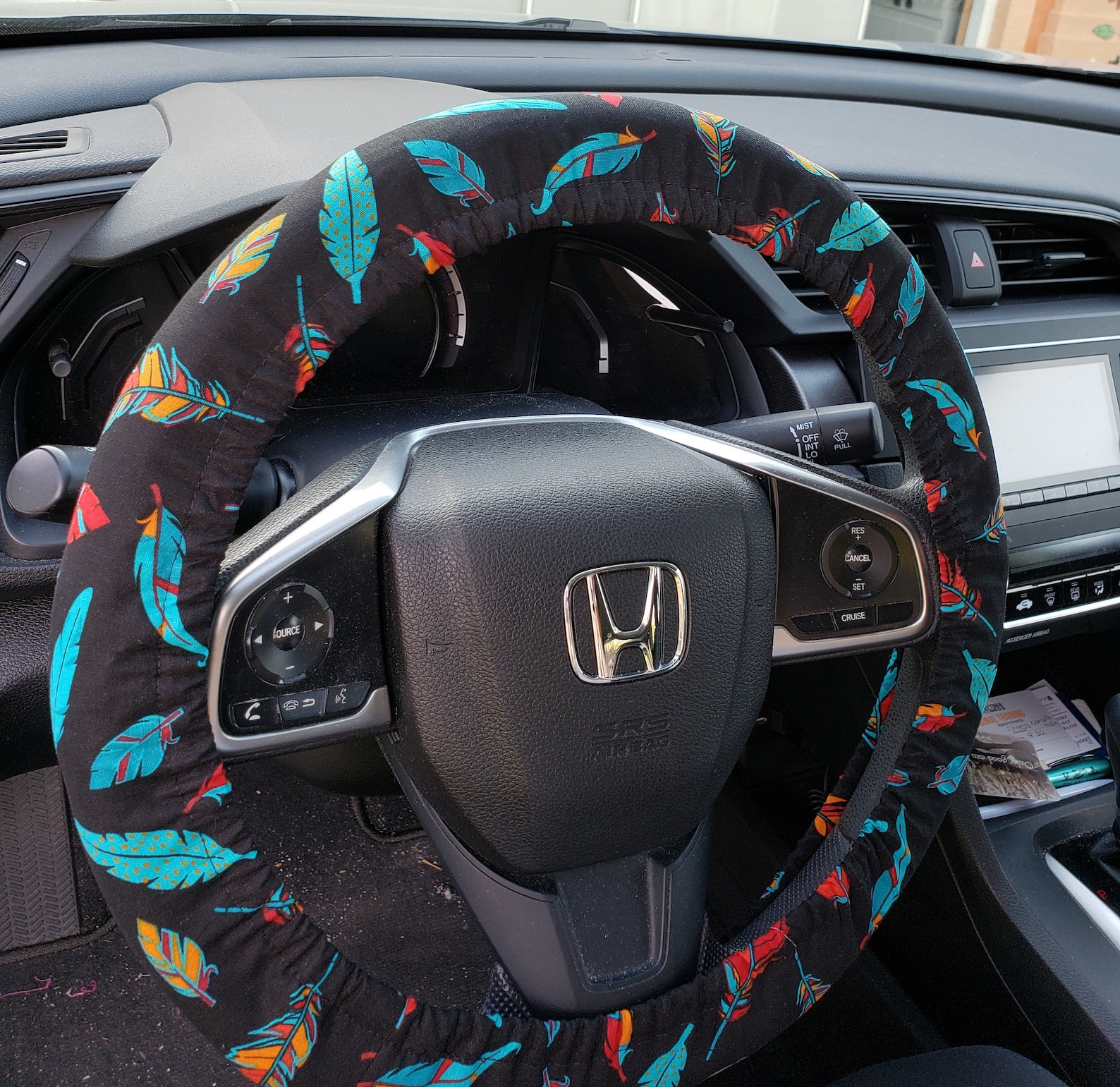 Steering Wheel Cover With Beautiful Feathers / Black With White ...