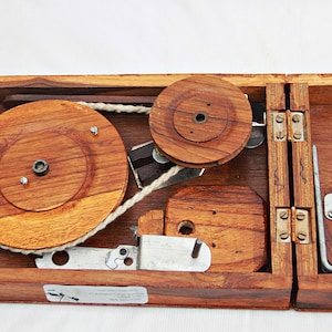 Indian Book Charkha: Handcrafted Wooden Spinning Wheel With 3 Spindles ...