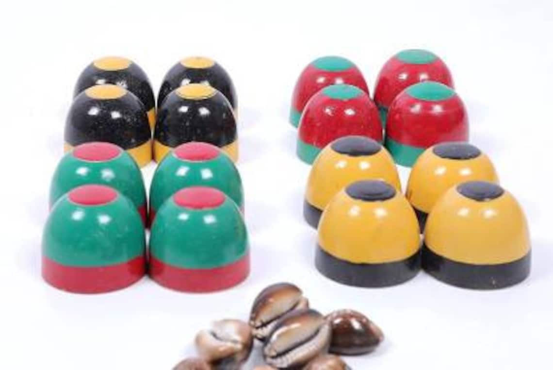 Traditional Chausar Chopad Parcheesi Pachisi Pagade Thayam Ludo Chopat ...