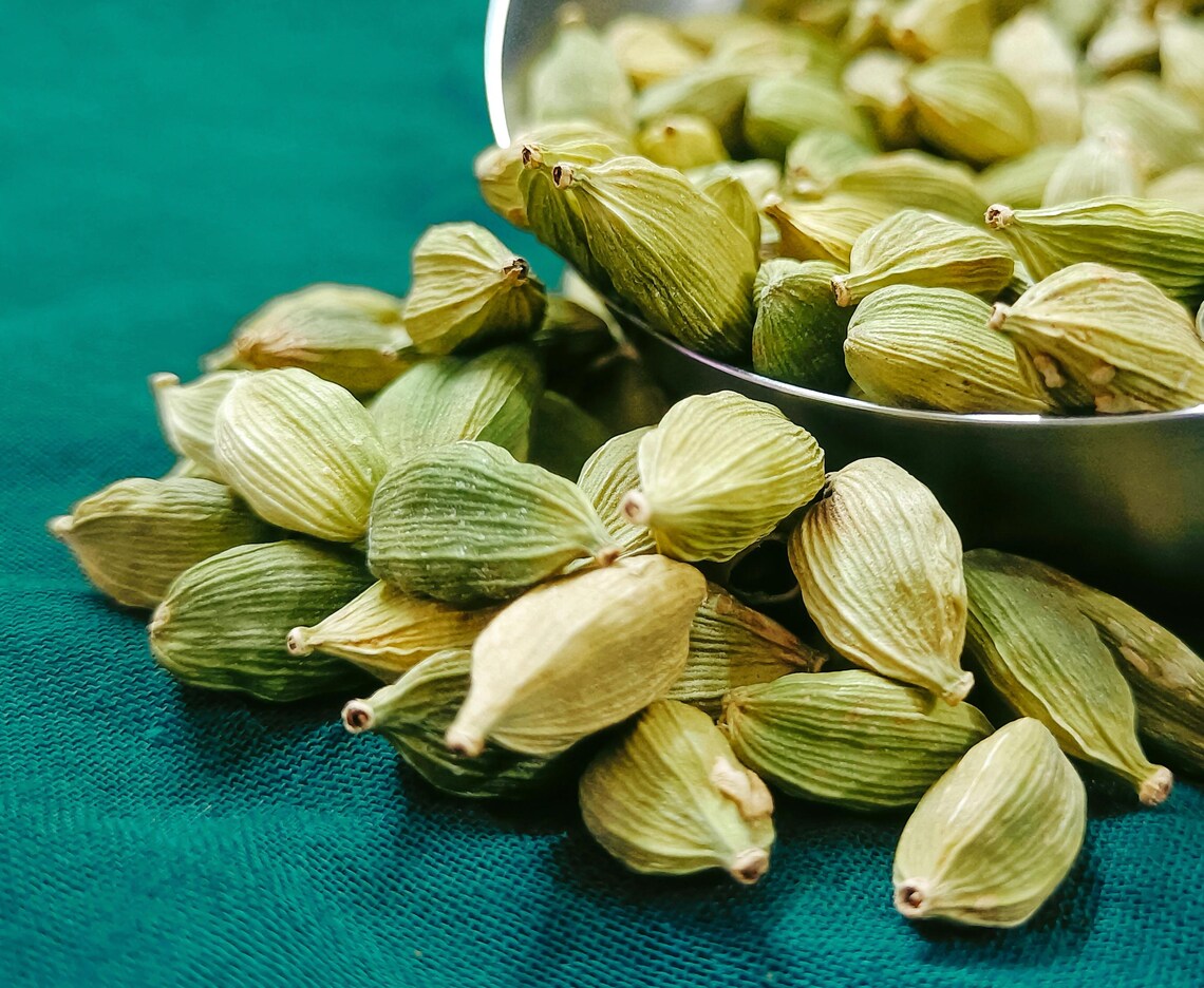 Whole Green Cardamom – Hari Elaichi – Ilaichi Pods – Aromatic Spice - Etsy