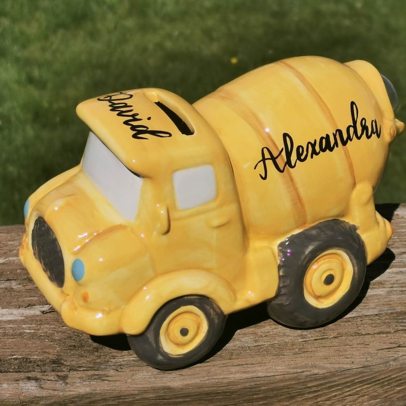 Hancock Clothing Bank - Etsy Canada