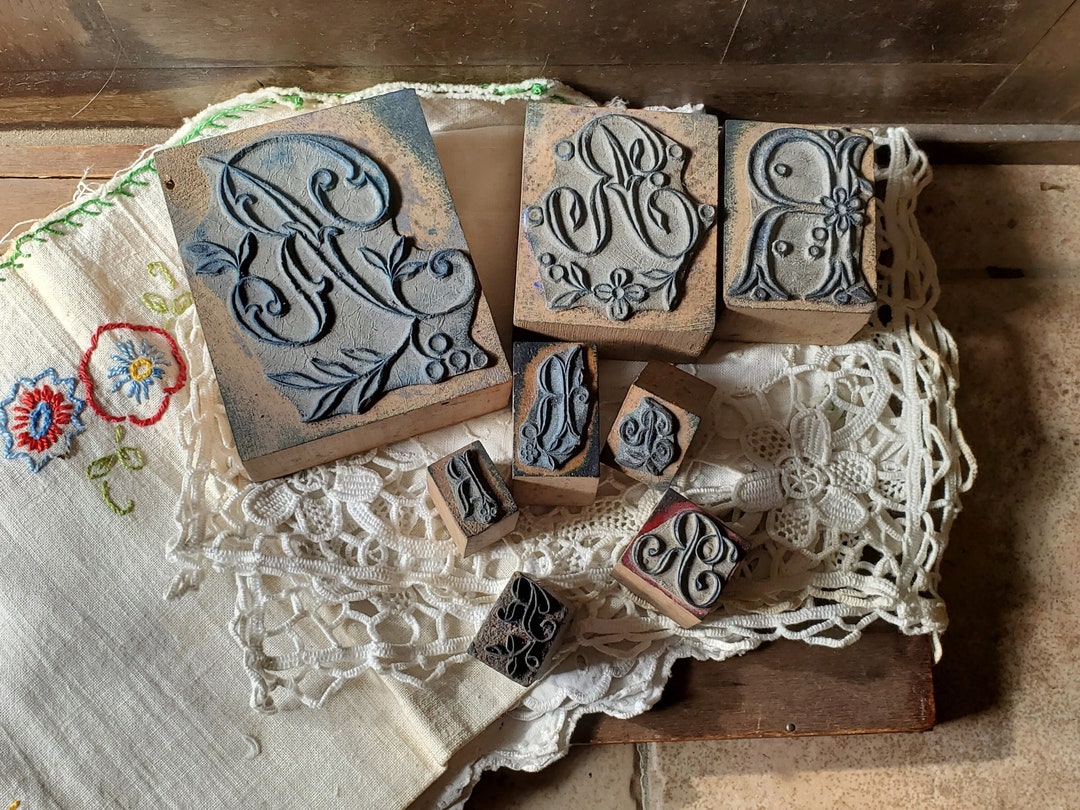 Vintage French 'R' Rubber Stamp: Initial Embroidery Stencil - Etsy