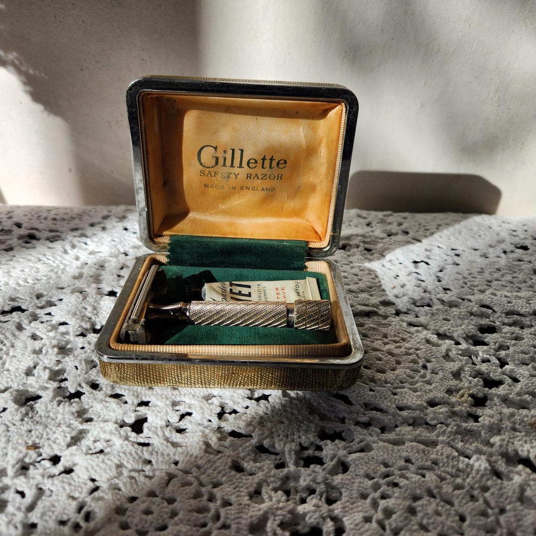 Vintage 1950s Gillette Aristocrat Safety Razor Made in the UK Original ...