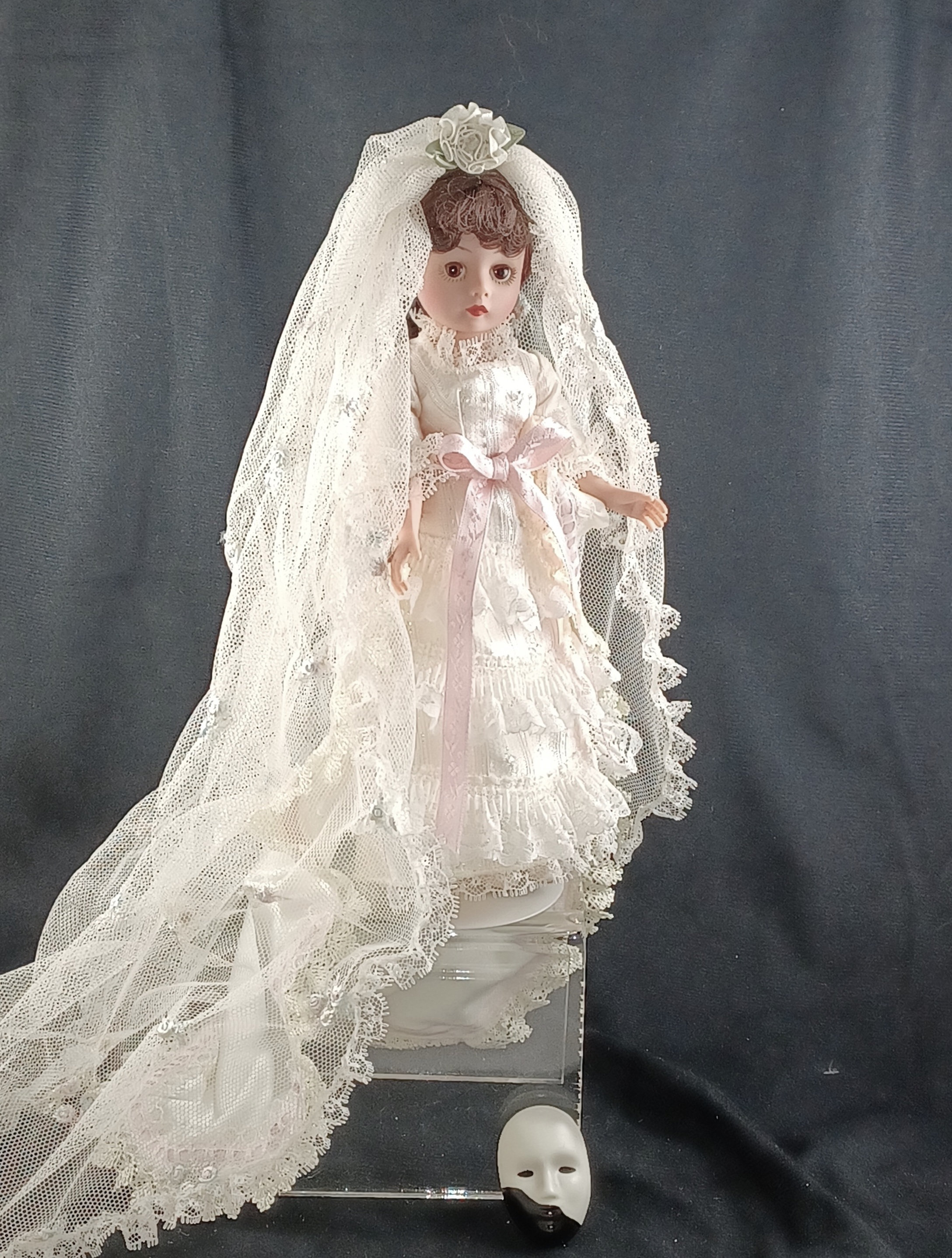 Christine From Phantom of the Opera Madame Alexander RARE 1997 22020 ...