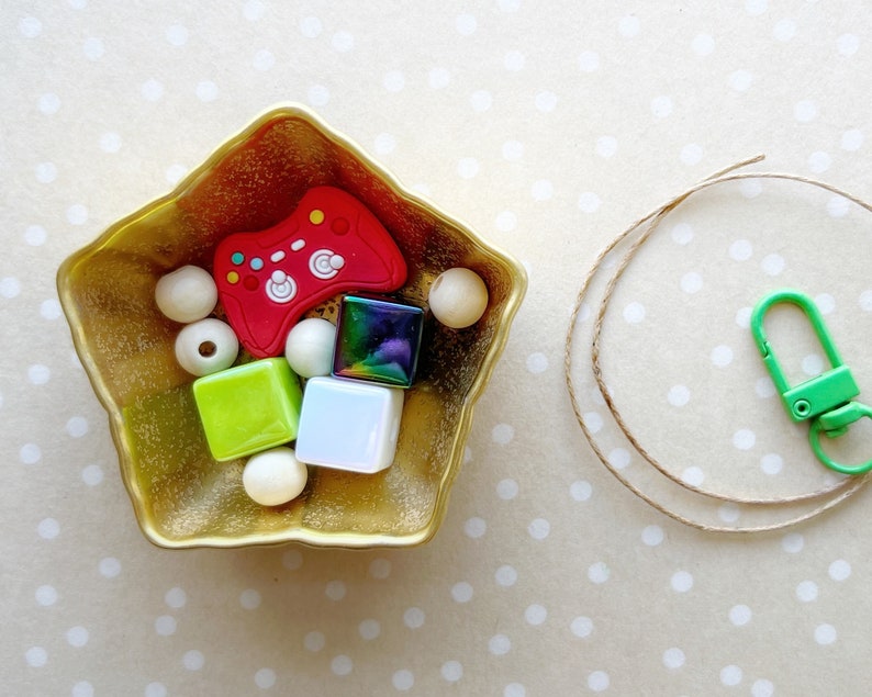 Video Game Party Favor DIY Keychain Kit Kids Birthday Party Video Game ...