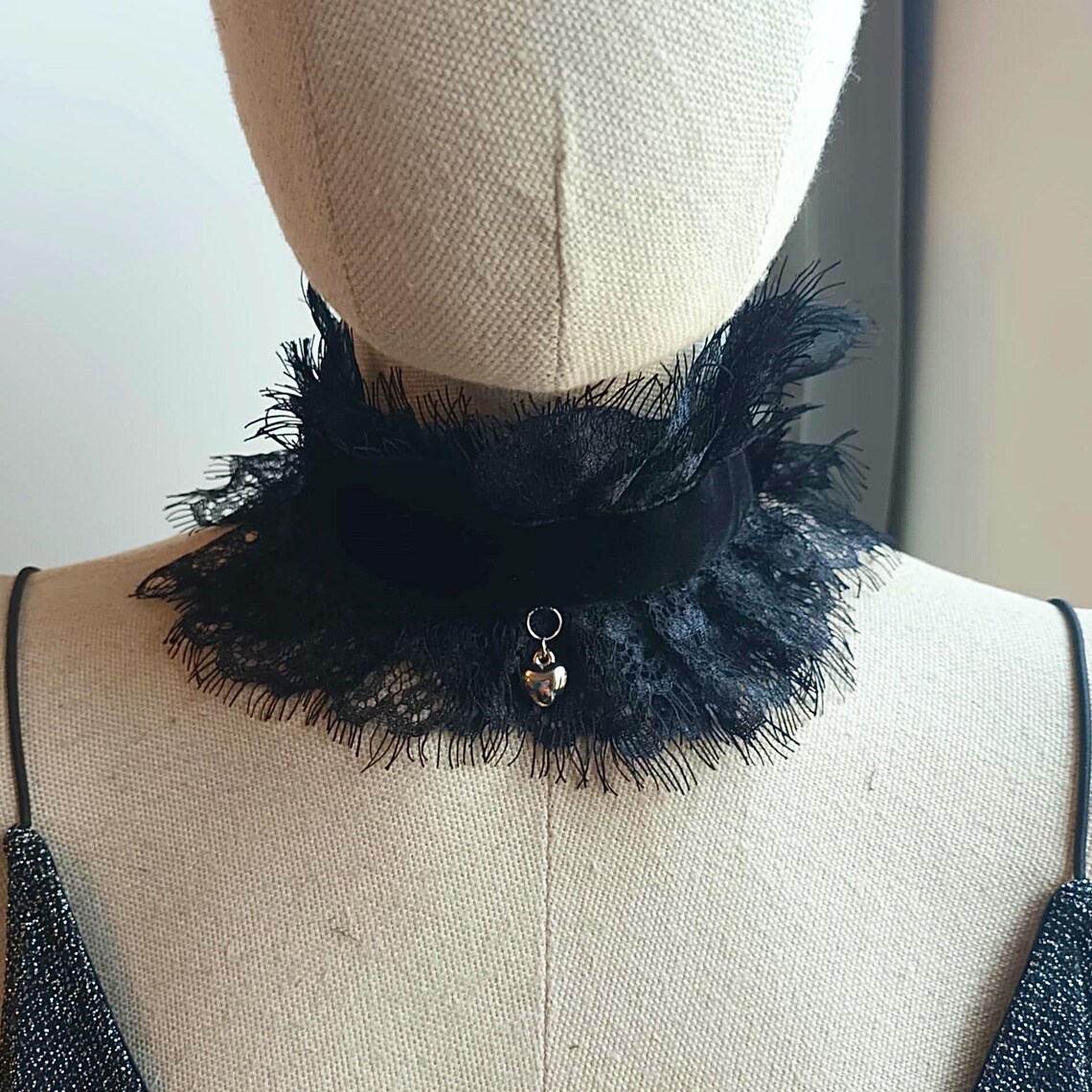 Chantilly French Lace Choker, Black Velvet Necklace, One Size ...