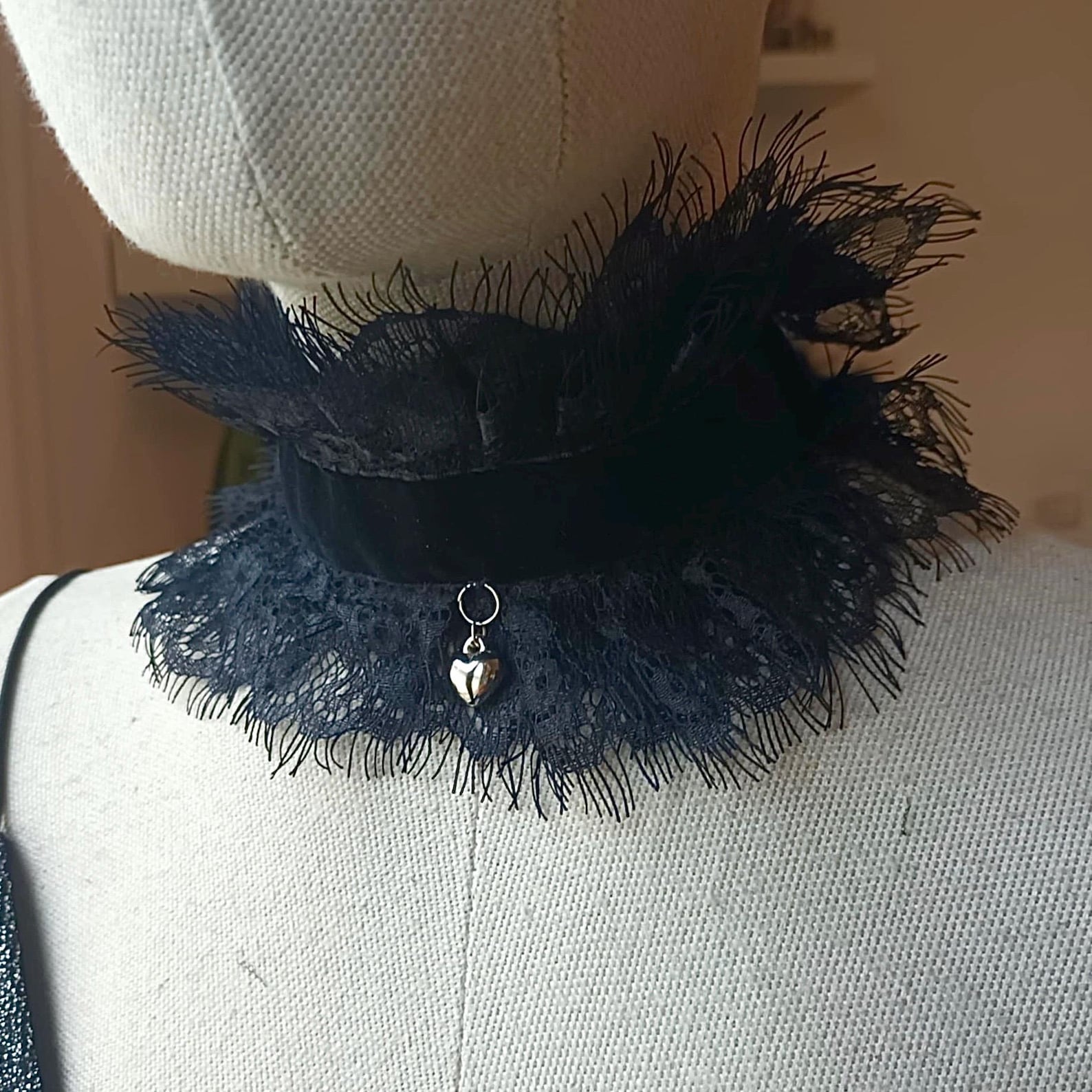 Chantilly French Lace Choker, Black Velvet Necklace, One Size ...