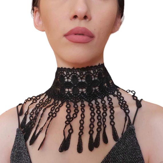 Black tassel choker store