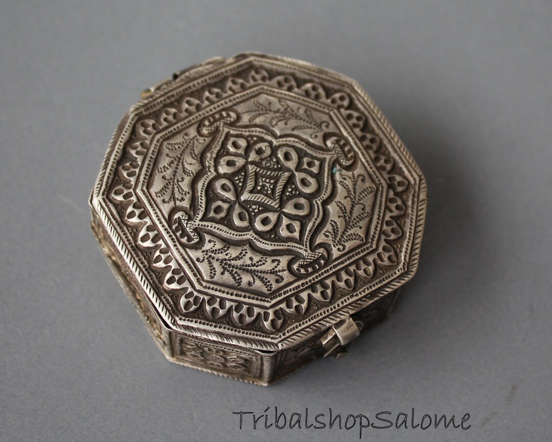 Old Silver Prayer Box, Amulet Container - Etsy