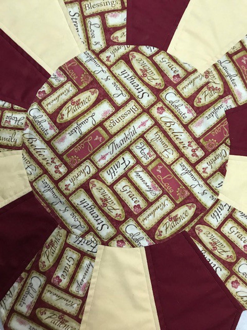 Large Dresden Plate Quilted Table Topper - Etsy