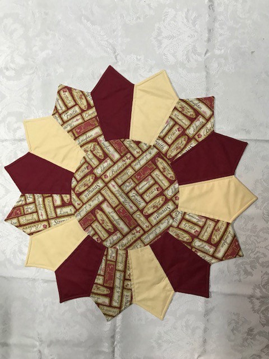 Large Dresden Plate Quilted Table Topper - Etsy