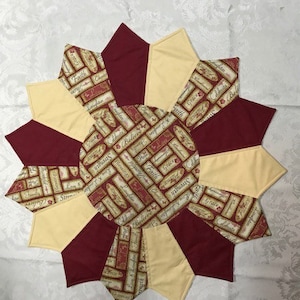 Large Dresden Plate Quilted Table Topper - Etsy