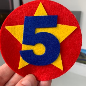 5th Birthday Badge Colourful Felt Party Badge Birthday Brooch I Am FIVE ...