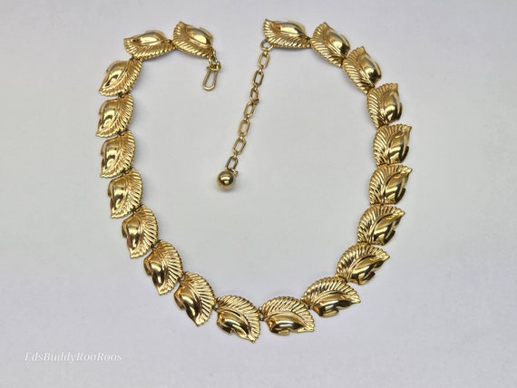 Vintage Trifari Necklace, 1960s Trifari Gold Tone Sca… - Gem