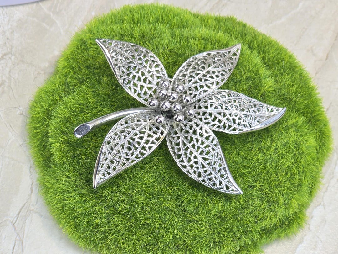 Vintage Monet Flower Brooch, Monet, Monet Silver Tone Filigree Floral ...