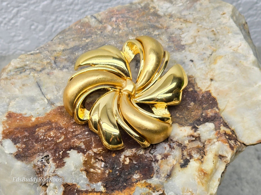Vintage Monet Brooch, Monet Spiral Brooch, Monet Pin Wheel Swirl Brooch ...