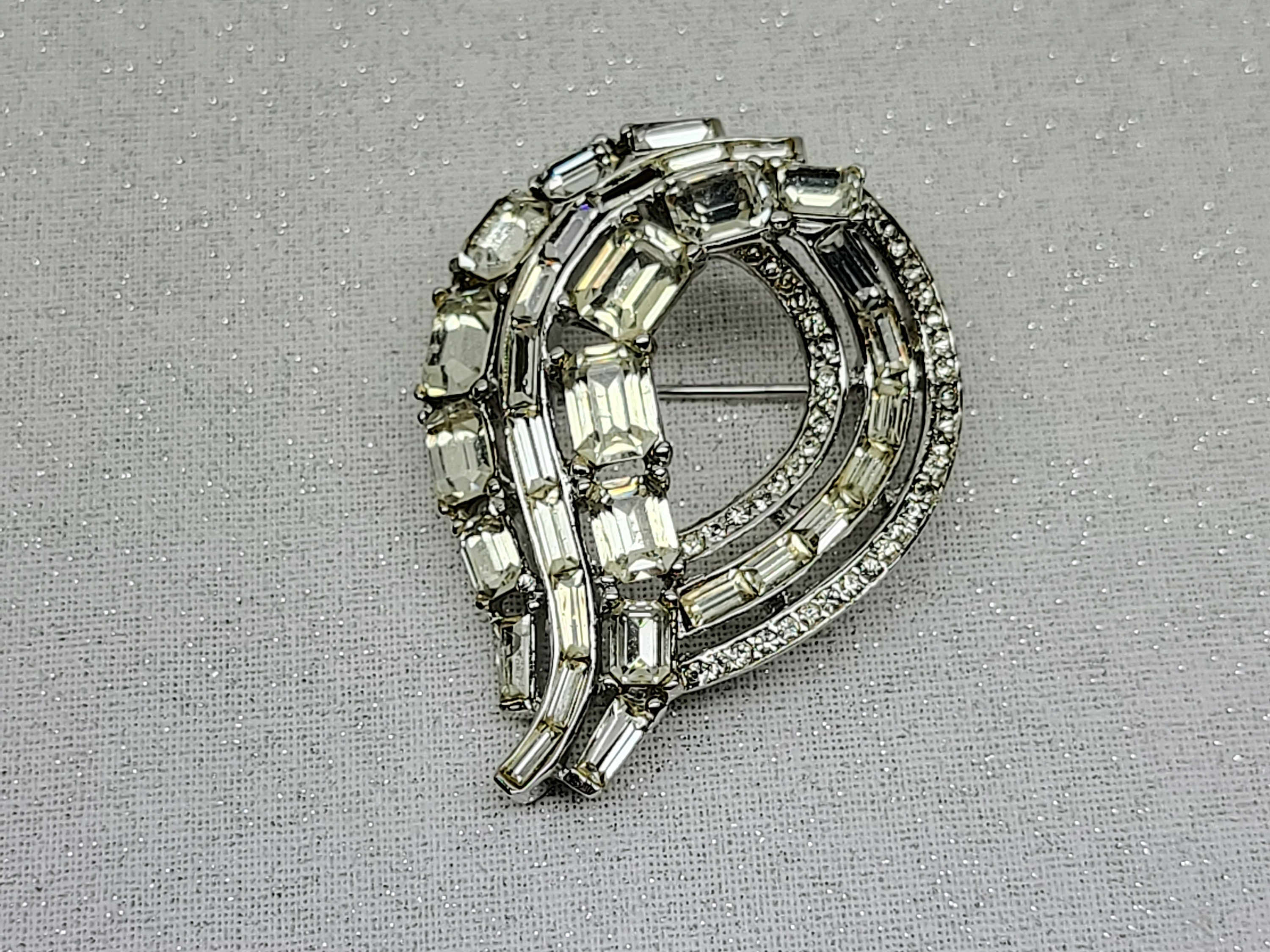 Vintage Crown Trifari Crystal Brooch, Antique Silver Tone Trifari ...