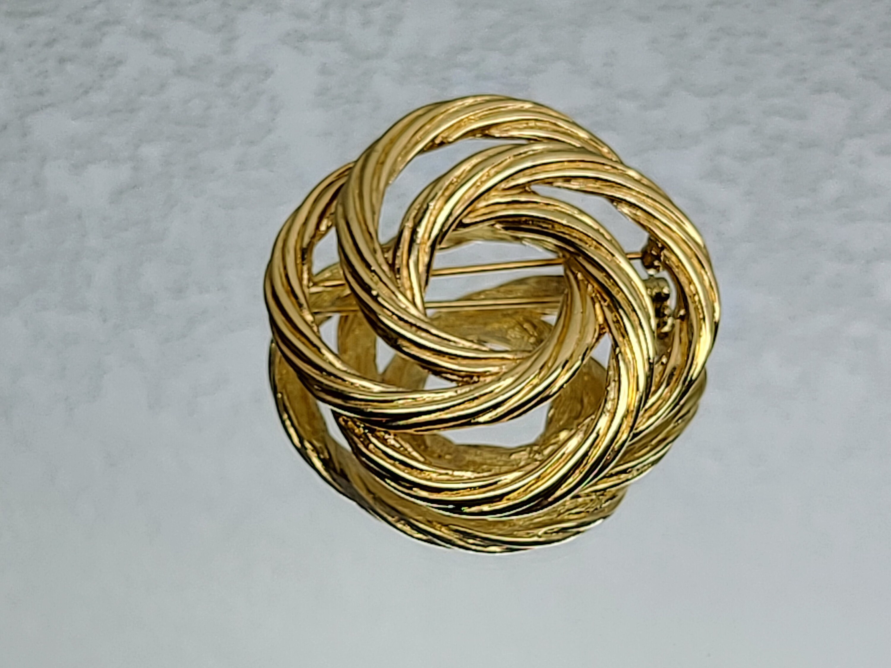Vintage Monet Twisted Knot Brooch, Gold Tone Love Knot Brooch, Vintage ...