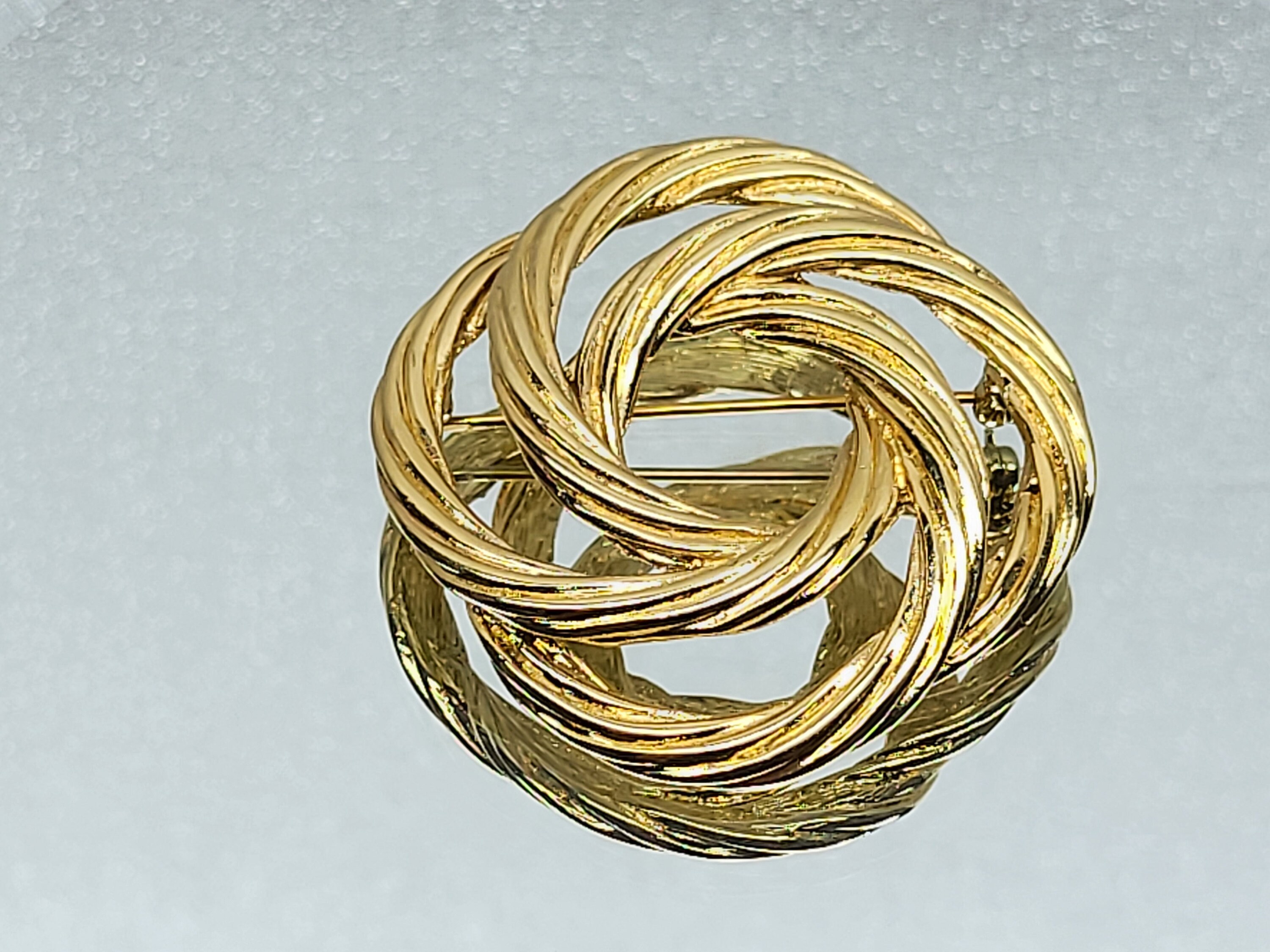 Vintage Monet Twisted Knot Brooch, Gold Tone Love Knot Brooch, Vintage ...