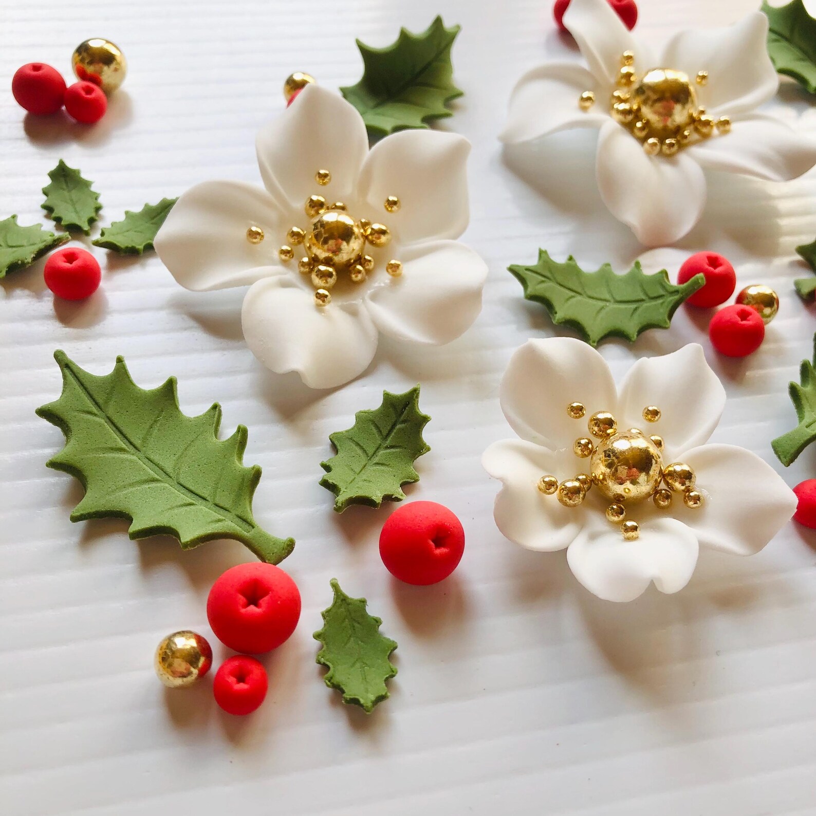 Edible Holly Cake Toppers/berries. - Etsy UK