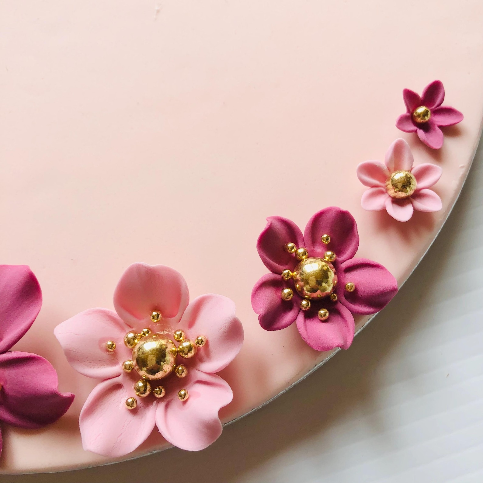 Deep Plum and Muted Lilac Edible Flowers for Celebration Cakes - Etsy