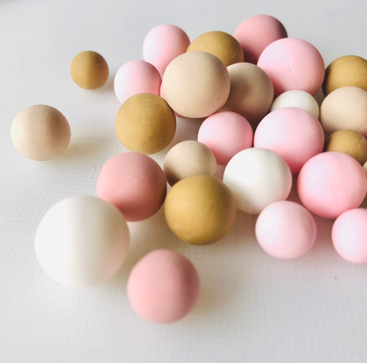 Edible Matte Pearls/balls/cake Toppers - Etsy