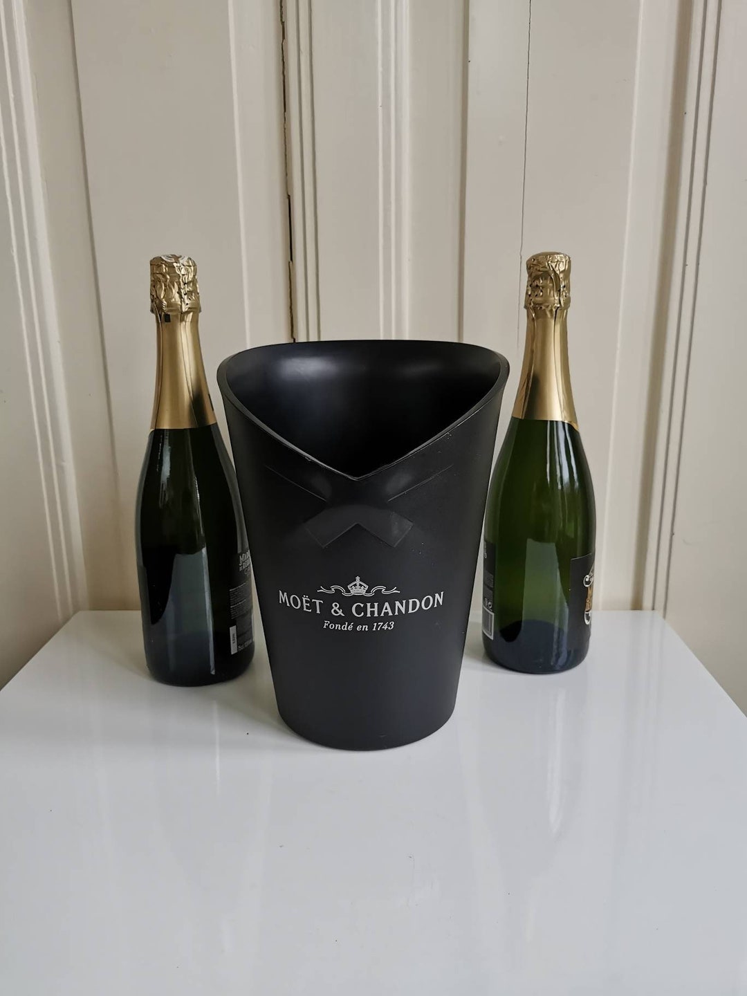 Vintage Moet Et Chandon Champagne Bucket, the Rim's Design Paying ...