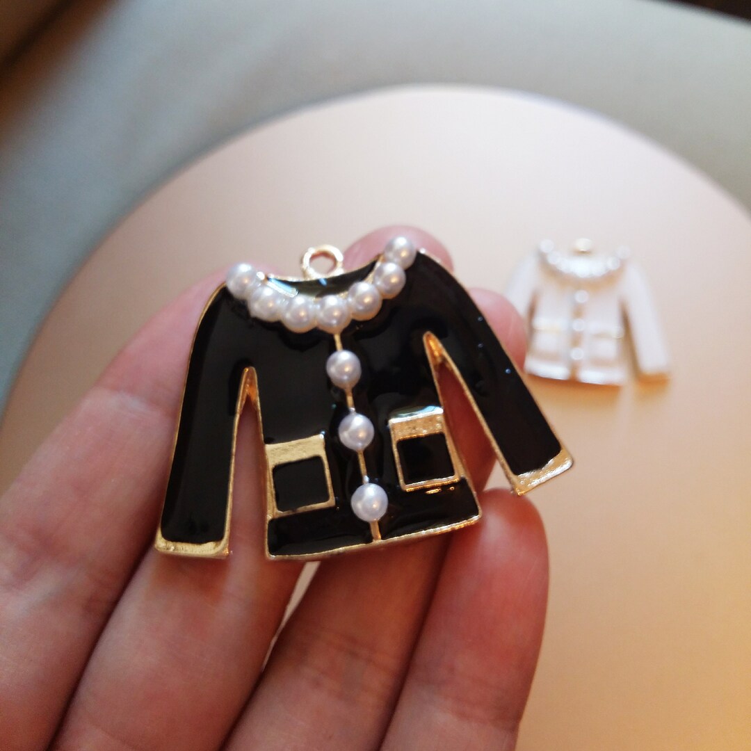 Cute Suit Charm With Pearl Buttons, Enamel Coat Pendants, Fashion Charm ...