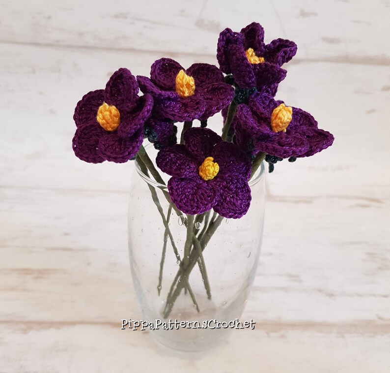 Crochet African Violet Flower Pattern photo tutorial | Etsy