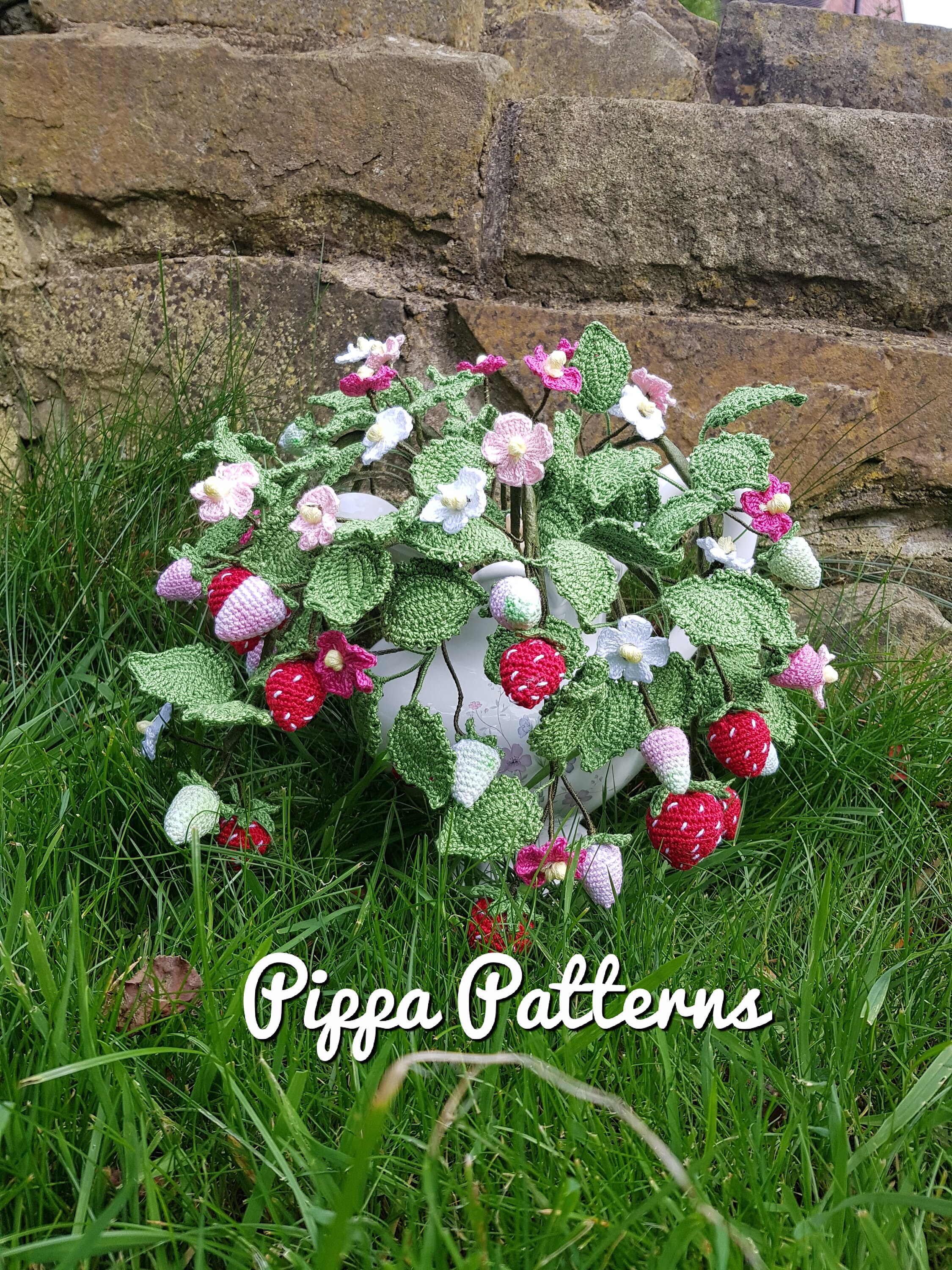 Crochet Strawberry Plant Flower Pattern photo tutorial Garden | Etsy